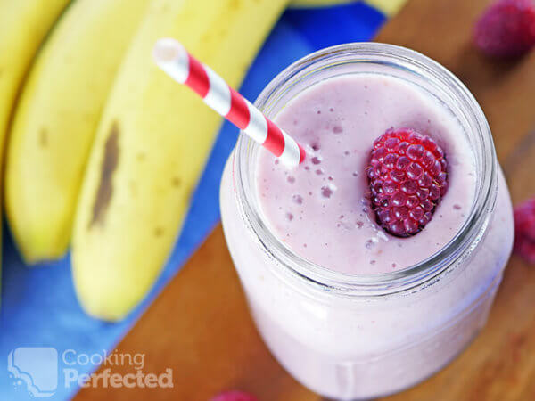 Raspberry Banana Smoothie - Cooking Perfected
